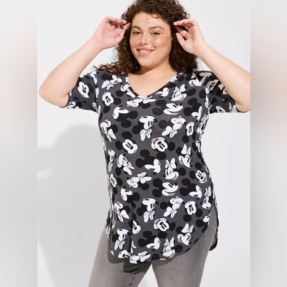 torrid | Tops | New Torrid Disney Mickey And Minnie Mouse Gray Short ...